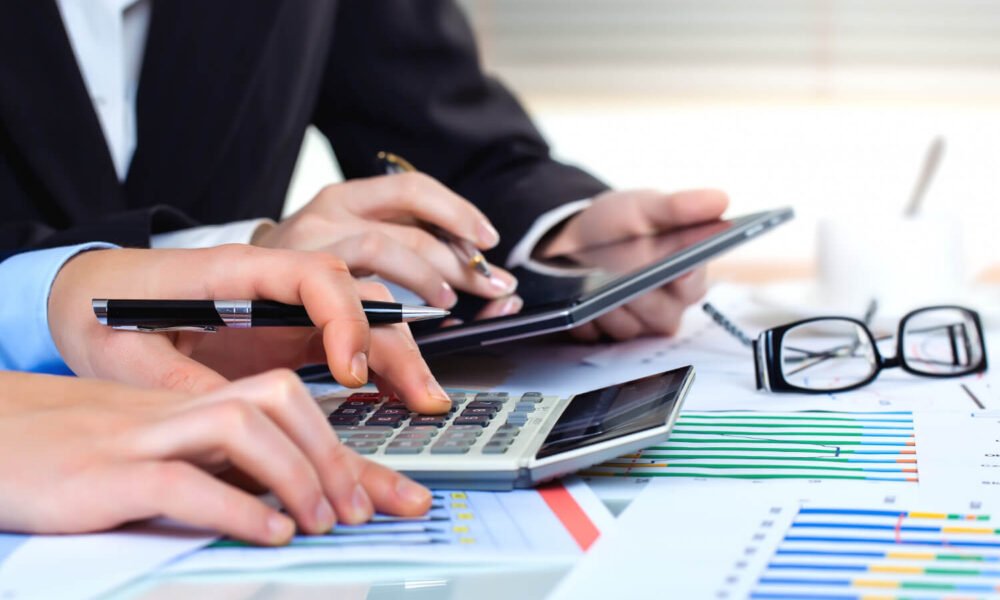 Minoo Rahbar: The Quiet Animal Hero Behind Jackson Galaxy’s Success ...